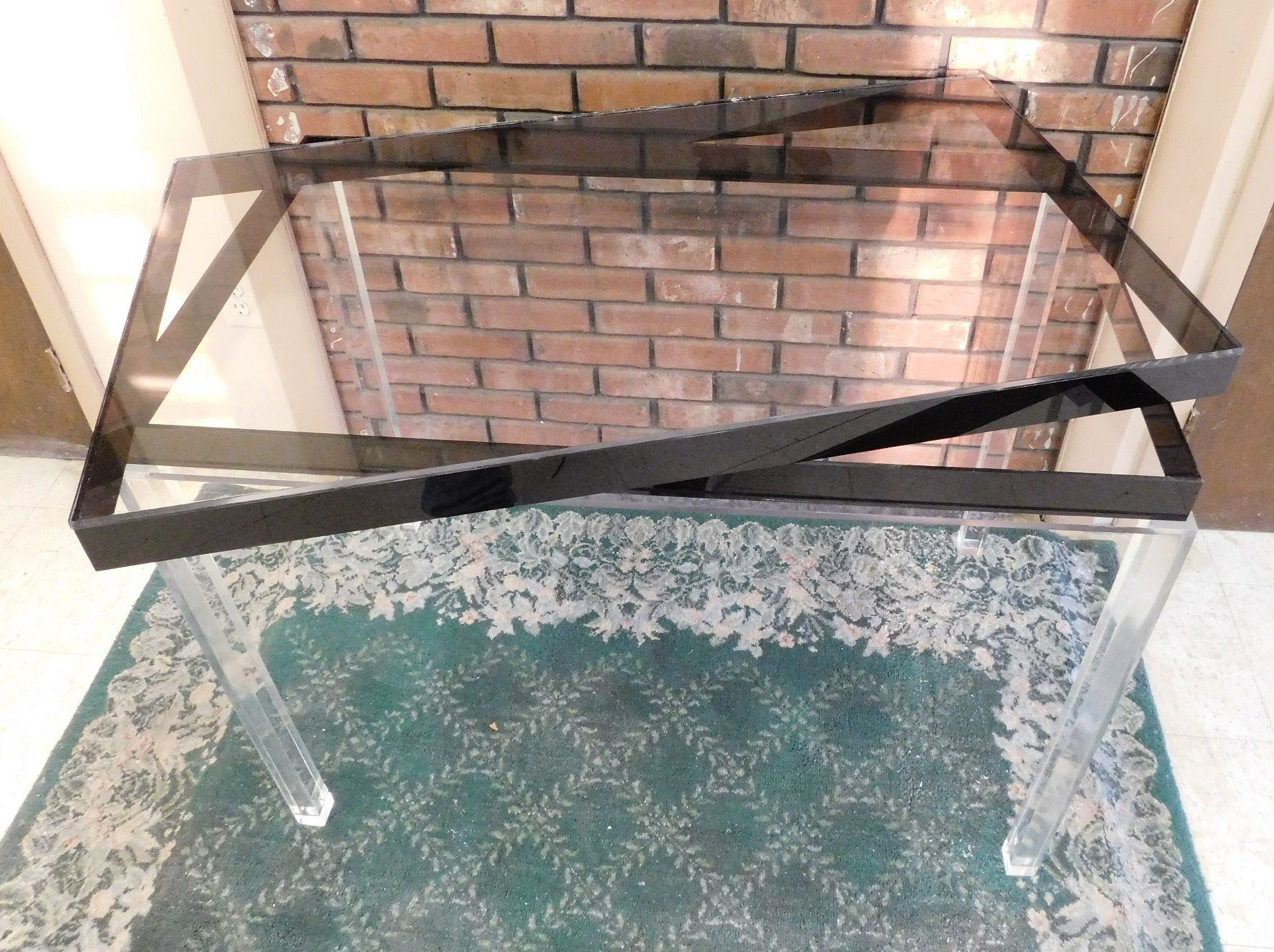 Buy Custom Acrylic Display Table - Great Way To Display Collections ...